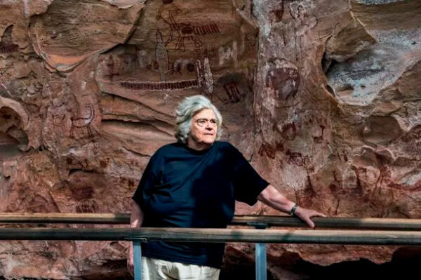 "Pedra Viva: Serra da Capivara, O Legado de Niède Guidon" no MuBE